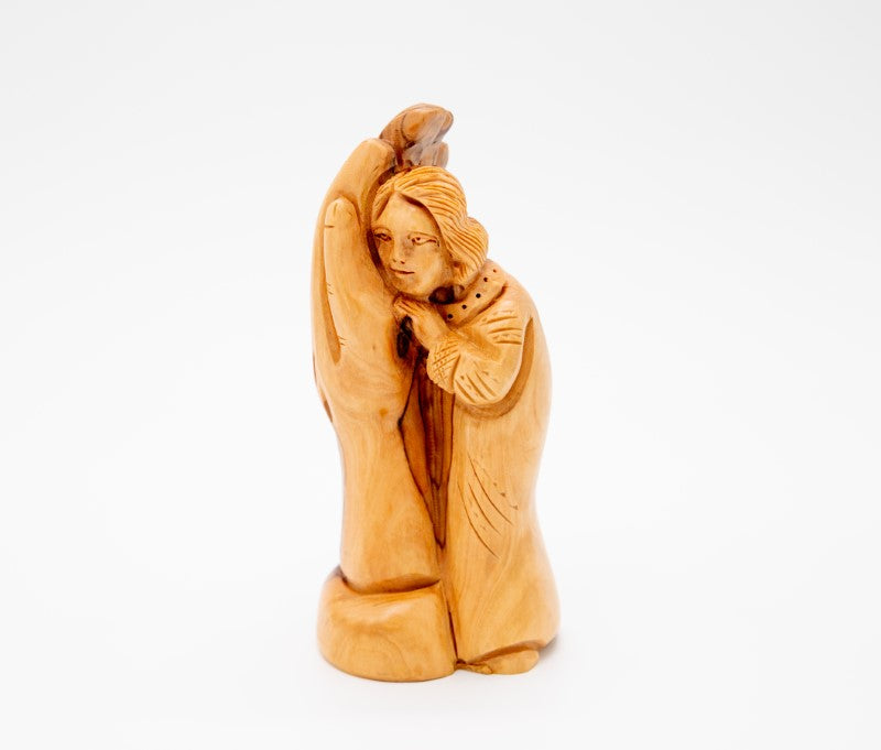 Olive wood statue: 'Gods hand supporting a man' – Holyland Presents